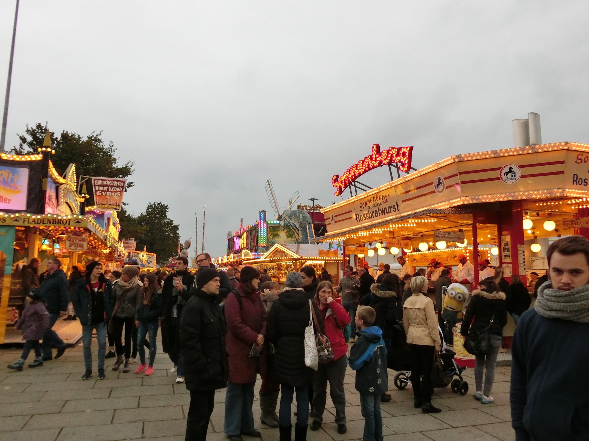 ブレーメン最大のお祭り フライマルクト | しめじのドイツ留学生日記